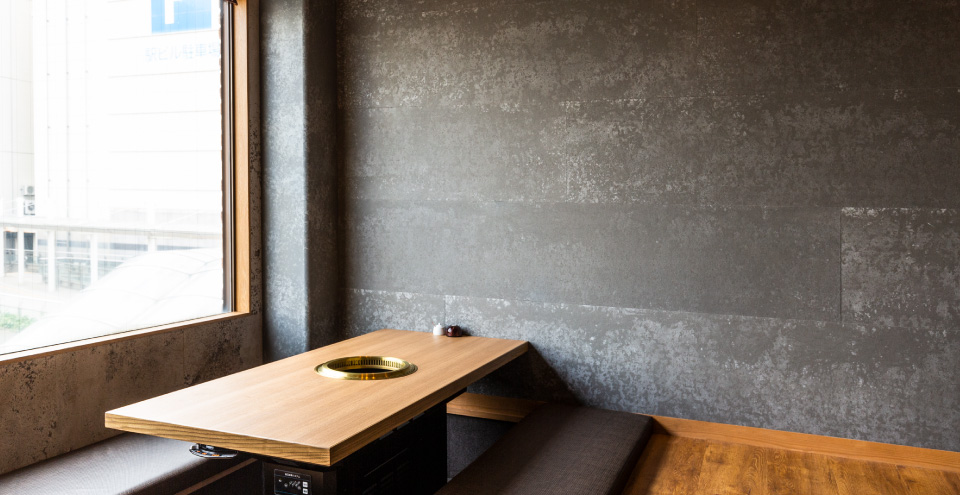 CASE STUDY - RESTAURANT | 施工事例 | SOLIDO リサイクル内装ボード[ソリド] typeF coffee | 屋根材・外壁材・雨といのケイミュー