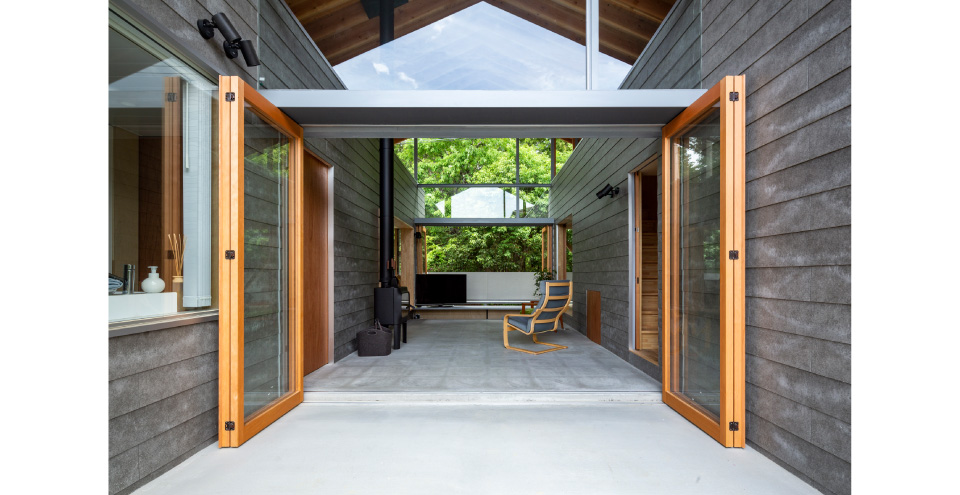 CASE STUDY - HOUSE | 施工事例 | SOLIDO リサイクル内装ボード[ソリド] typeM | 屋根材・外壁材・雨といのケイミュー